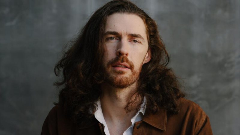 Hozier anuncia show no Brasil; saiba valores e datas - Princesa FM 96,9